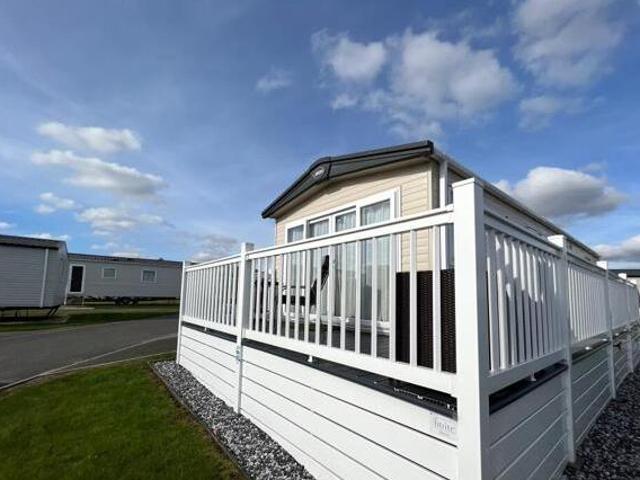 2 Bedroom Park Home For Sale In Carlton
