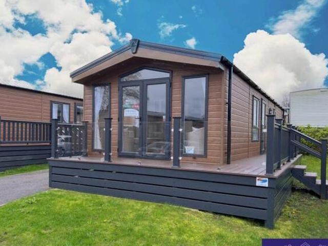 2 Bedroom Park Home For Sale In Cartford Lane, Little Eccleston