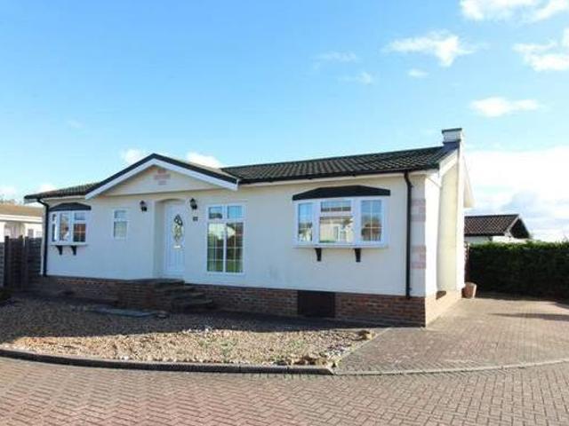 2 bedroom park home for sale in Clifton Park New Road Clifton SG17