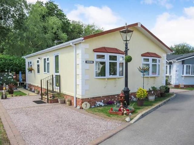2 bedroom park home for sale in Delamere Road Norley Frodsham WA6