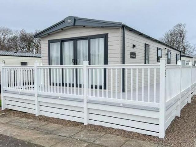 2 Bedroom Park Home For Sale In East Ord