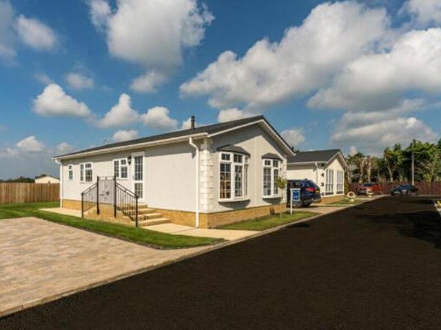 2 Bedroom Park Home For Sale In East Sussex