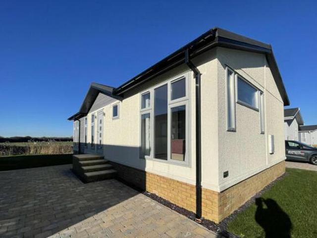 2 Bedroom Park Home For Sale In East Sussex