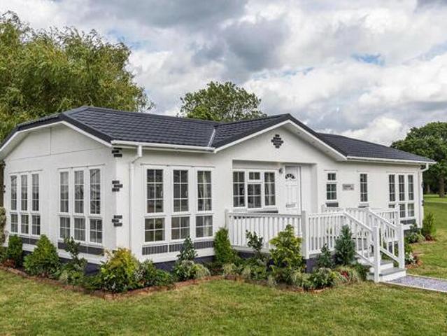 2 Bedroom Park Home For Sale In East Sussex