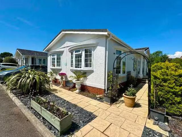 2 bedroom park home for sale in Eastbourne Heights, Eastbourne.
