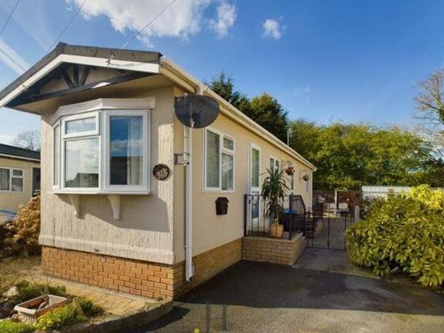 2 Bedroom Park Home For Sale In Frodsham Park Homes, Frodsham
