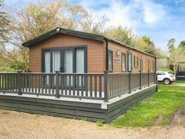 2 Bedroom Park Home For Sale In Godshill
