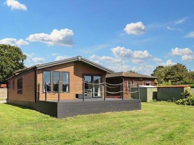 2 Bedroom Park Home For Sale In Great Bentley