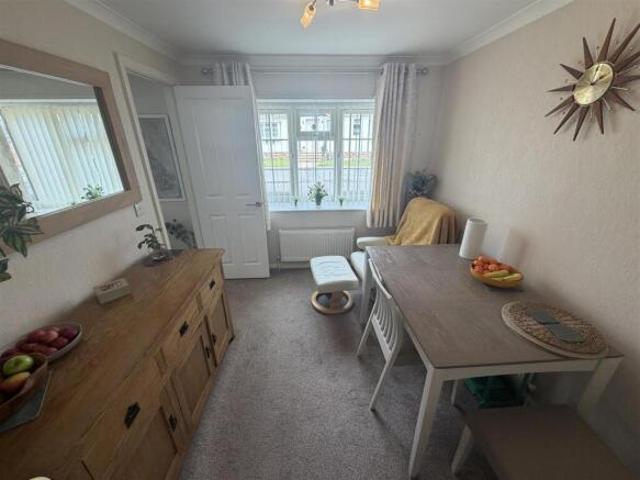 2 bedroom park home for sale in Half Moon Lane, Pepperstock, Luton, LU1