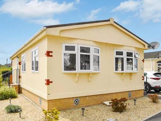 2 Bedroom Park Home For Sale In Hampshire