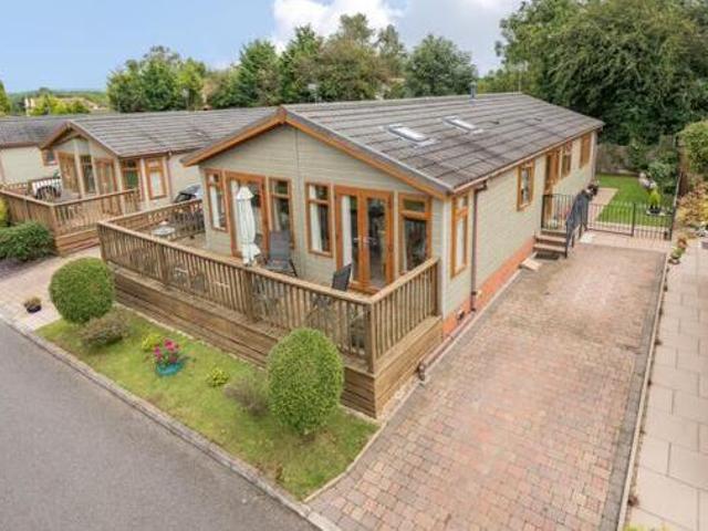 2 Bedroom Park Home For Sale In Hanbury Road