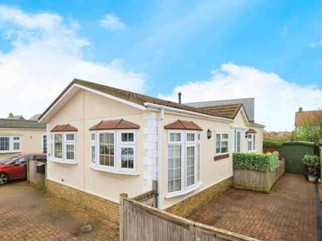 2 Bedroom Park Home For Sale In Hellingly