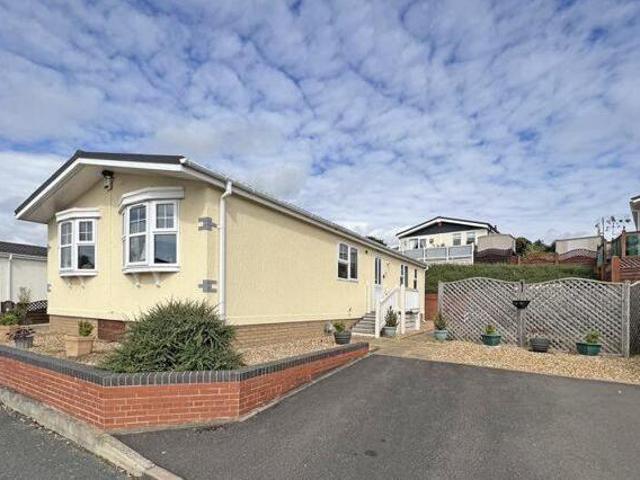 2 Bedroom Park Home For Sale In Hollins Park, Quatford