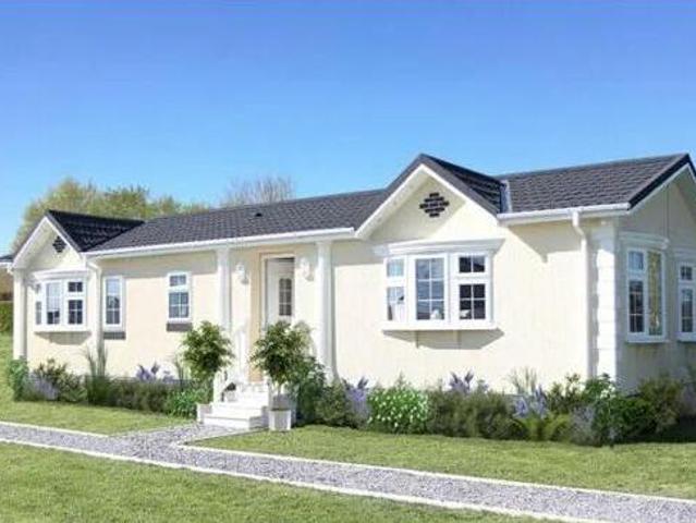 2 Bedroom Park Home For Sale In Hordle