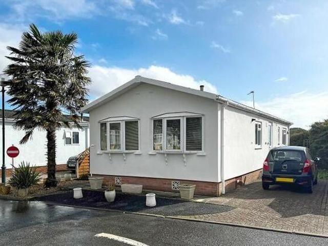 2 Bedroom Park Home For Sale In Hordle