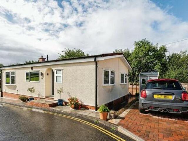 2 Bedroom Park Home For Sale In Howey