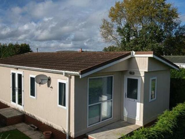 2 Bedroom Park Home For Sale In Howey