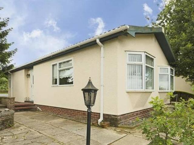 2 bedroom park home for sale in Knightwood Drive Killarney Park Nottinghamshire NG6 8WX NG6