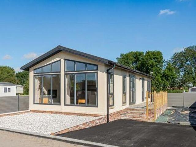 2 Bedroom Park Home For Sale In Leven, East Yorkshire