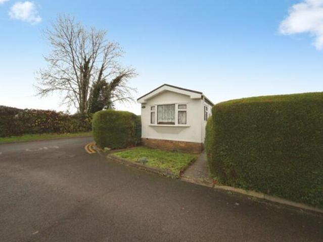 2 bedroom park home for sale in Little Meadow, Luton, LU1
