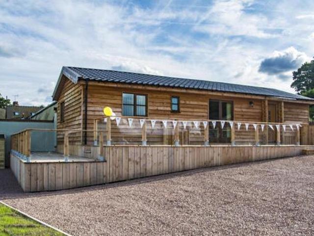 2 Bedroom Park Home For Sale In Lower Bardley Court, Stottesdon