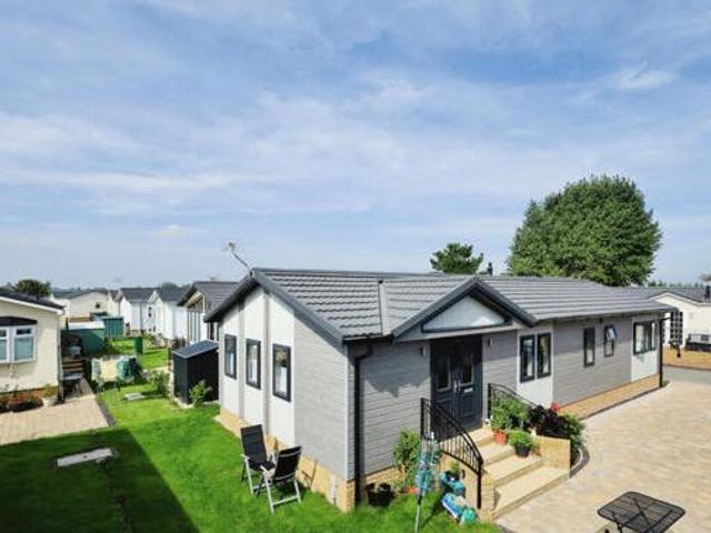 2 Bedroom Park Home For Sale In Pevensey, East Sussex