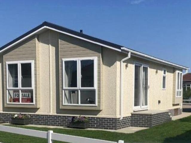 2 Bedroom Park Home For Sale In Ruskington, Sleaford
