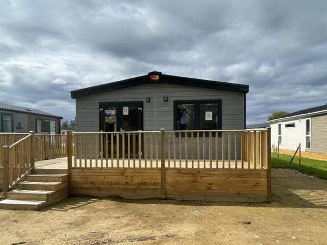 2 Bedroom Park Home For Sale In Riverside Country Park, Mundole