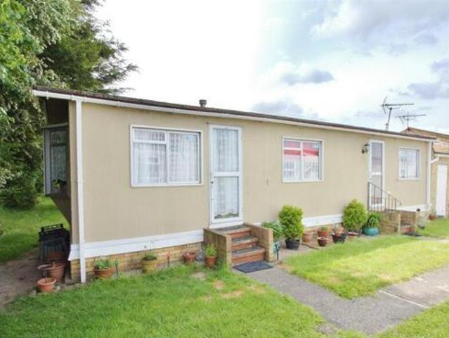 2 Bedroom Park Home For Sale In St. Osyth Road