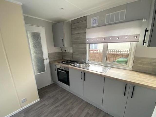 2 Bedroom Park Home For Sale In St Albans