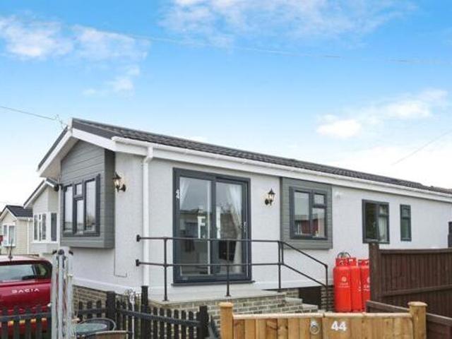 2 Bedroom Park Home For Sale In Severn Beach