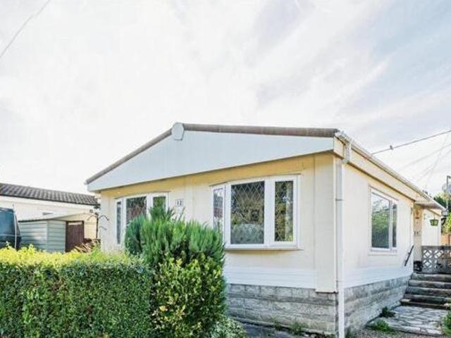2 Bedroom Park Home For Sale In Shillingford Hill