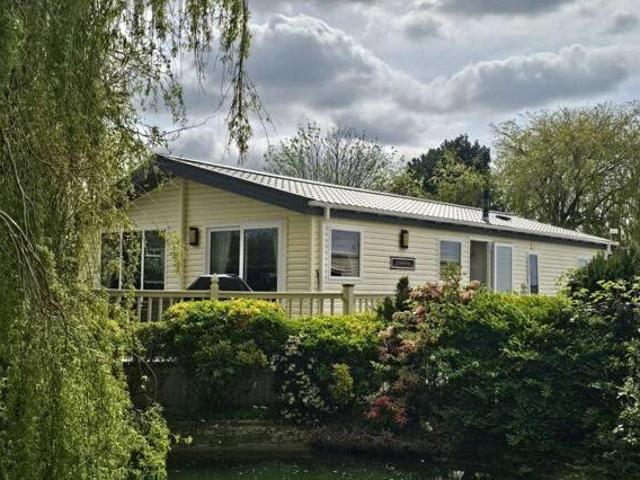 2 Bedroom Park Home For Sale In Skegness