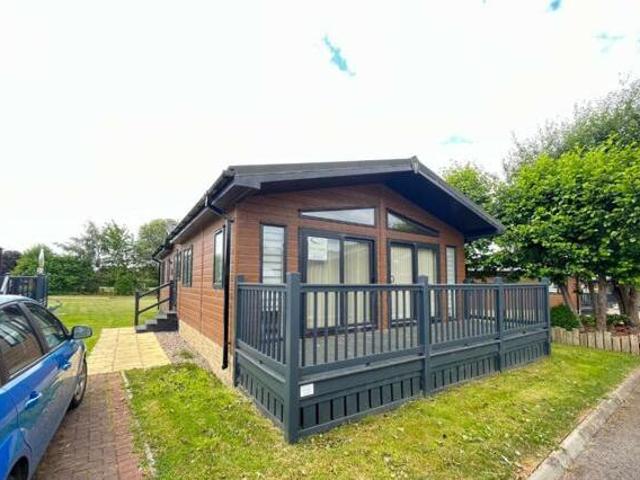 2 Bedroom Park Home For Sale In South Kilvington