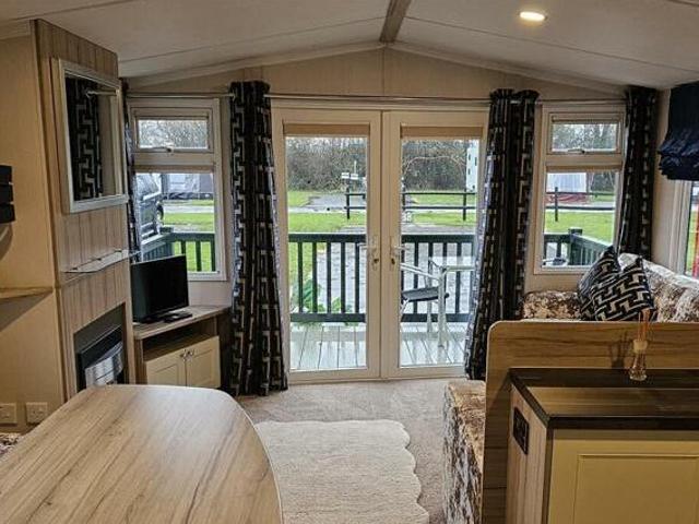 2 Bedroom Park Home For Sale In Tuxford