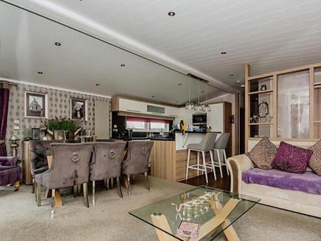 2 Bedroom Park Home For Sale In Tattershall