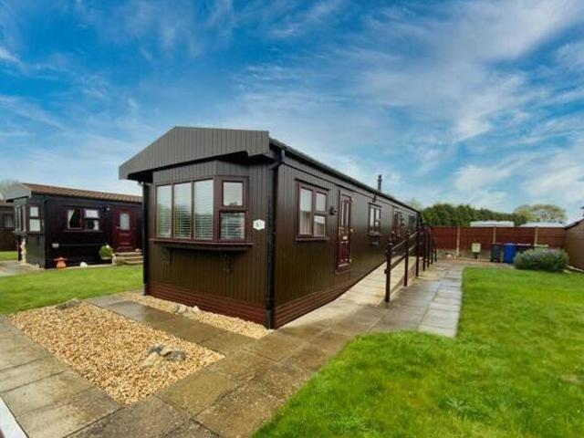 2 Bedroom Park Home For Sale In The Elms
