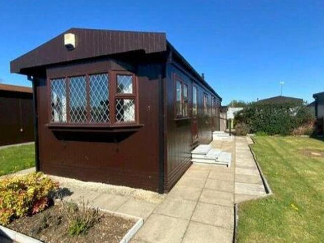 2 Bedroom Park Home For Sale In Torksey Lock, Lincoln