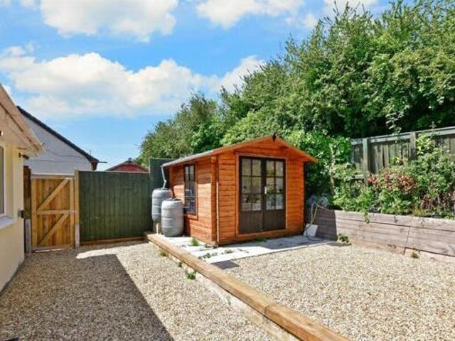 2 Bedroom Park Home For Sale In Totland Bay
