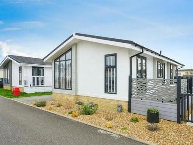 2 Bedroom Park Home For Sale In Upper Heyford