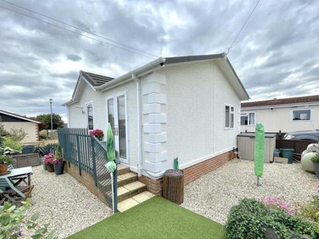 2 Bedroom Park Home For Sale In Upper Pendock