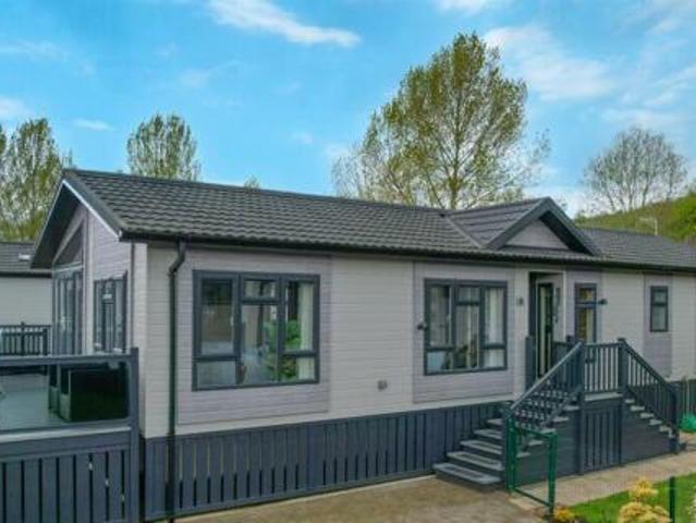 2 Bedroom Park Home For Sale In Welford On Avon