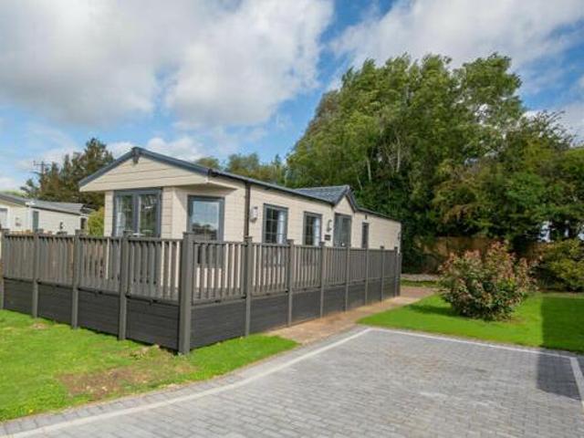 2 Bedroom Park Home For Sale In Welford Road