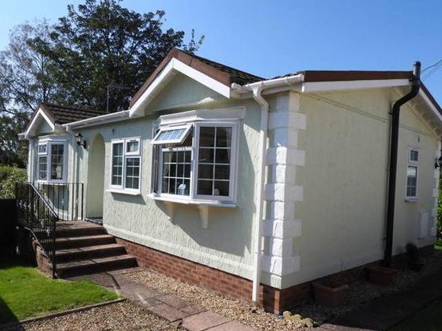 2 bedroom park home for sale in Whitegate Cheshire CW8