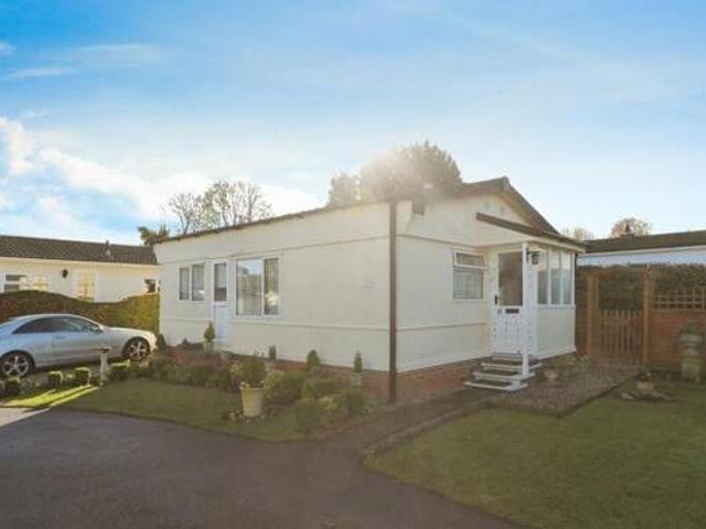 2 Bedroom Park Home For Sale In Wilmcote