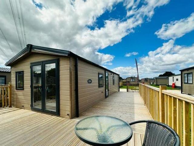 2 Bedroom Park Home For Sale In Willitoft