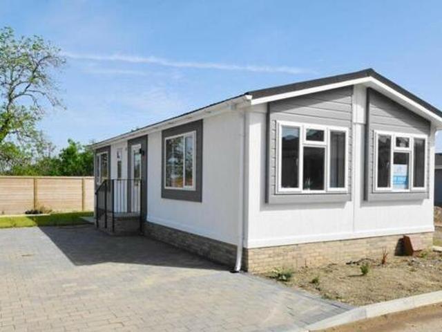 2 Bedroom Park Home For Sale In Wimborne, Dorset
