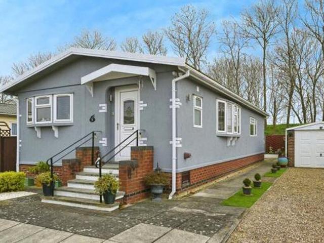 2 Bedroom Park Home For Sale In Woodhall Spa