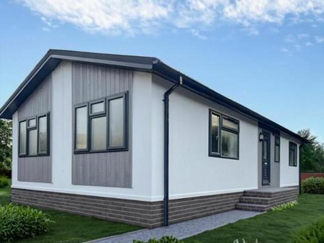 2 Bedroom Park Home For Sale In York