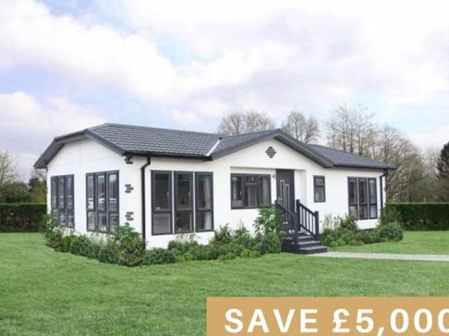 2 Bedroom Park Home For Sale In York